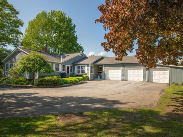 742 Rte, Clarendon, VT 05759