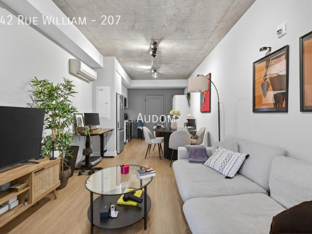 742 Rue William, 1 bed, 1 full bath