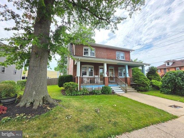 742 W Third St, Lansdale, PA 19446
