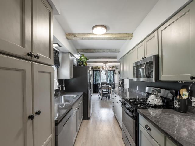 742 W Main St