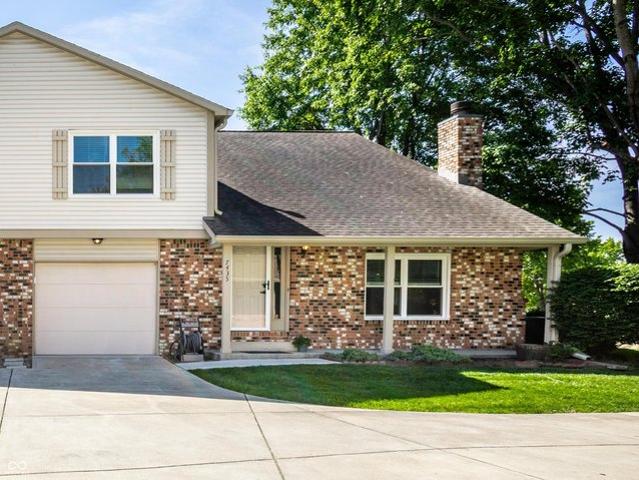 7435 Prairie Lake Dr, Indianapolis, IN 46256