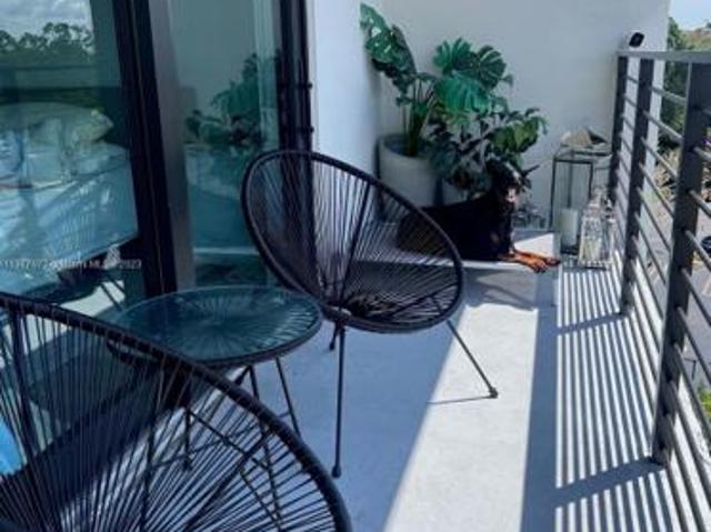 7435 61st Ave SW #301, South Miami, FL 33143