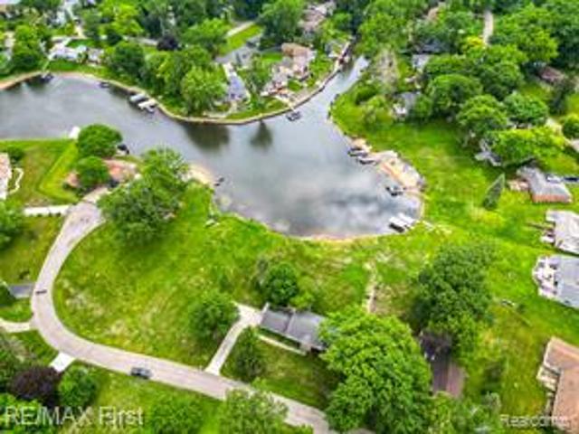 7436 Oak Bay Drive