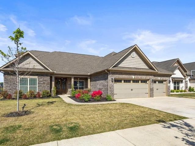 7437 Flint Crossing Cir SE, Owens Cross Roads, AL 35763