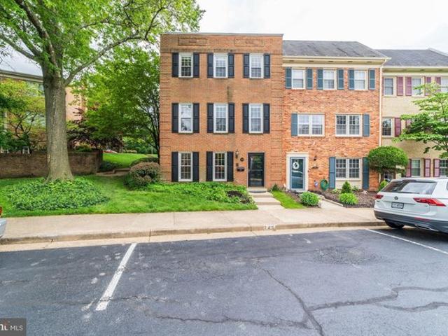 7438 Hallcrest Dr, McLean, VA 22102