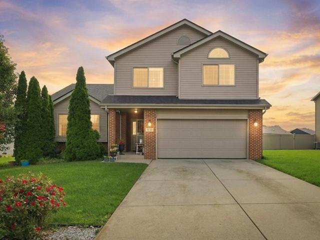 7439 Clark St, Merrillville, IN 46410