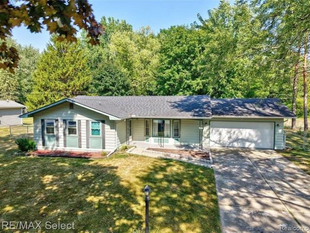 7439 Ironwood Dr, Mundy Township, MI 48473
