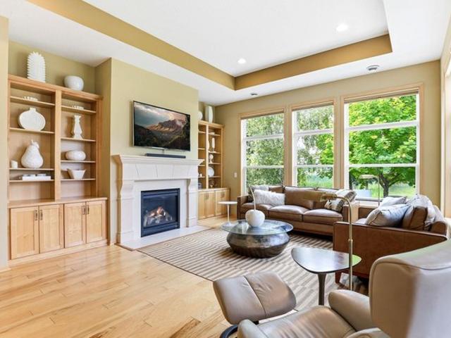 7439 Shadyview Ln N, Maple Grove, MN 55311
