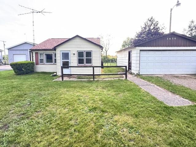 7430 Jones Rd, Jackson, MI 49201