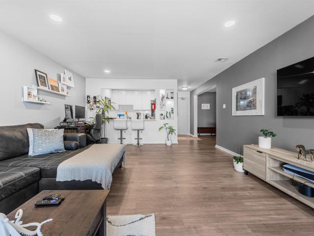 7430 Kennedy Blvd # 304
