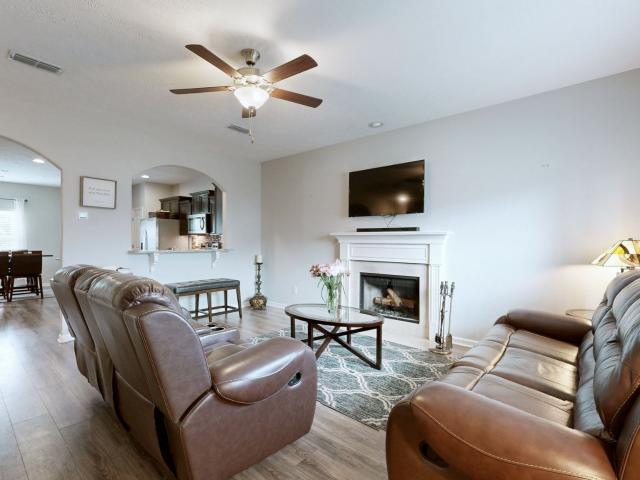 7431 Maroney Dr