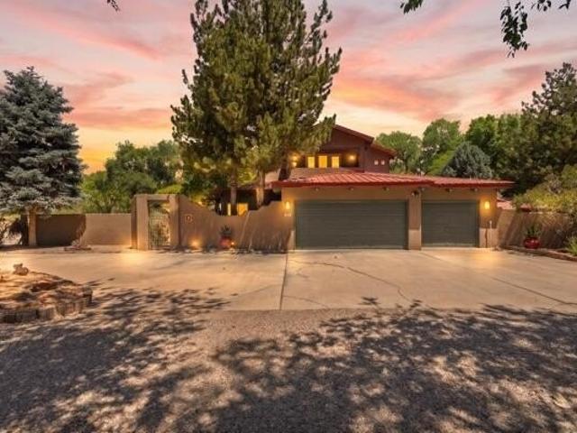 7431 Rio Grande Blvd NW, Los Ranchos, NM 87107