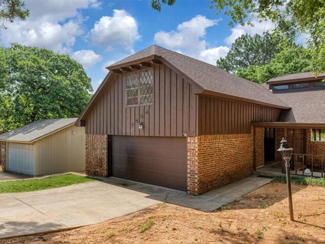7432 Brentwood Stair Rd, Fort Worth, TX 76112
