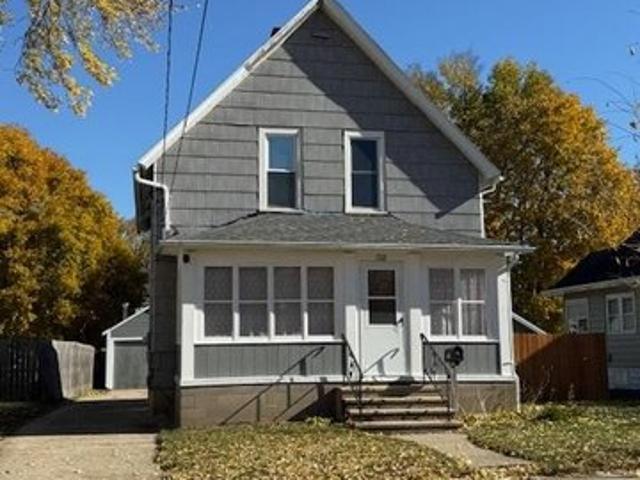 743 11th St, Beloit, WI 53511