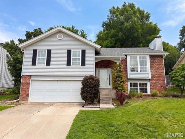 743 Eaglebrooke Dr, Ballwin, MO 63021