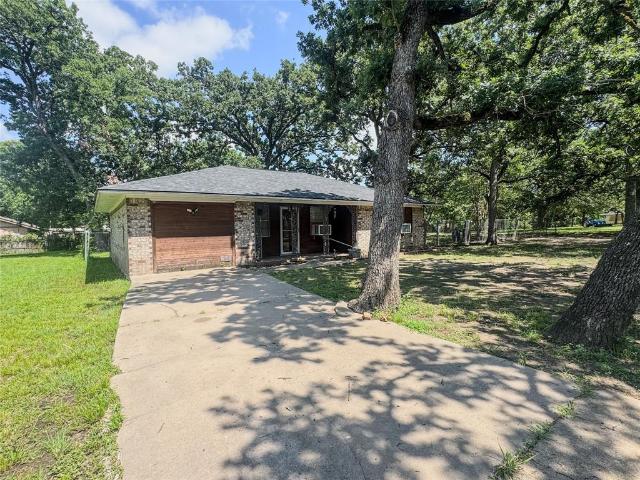 743 Oak Leaf Trail