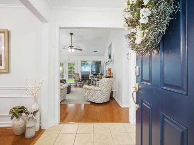 743 Lavalier Square