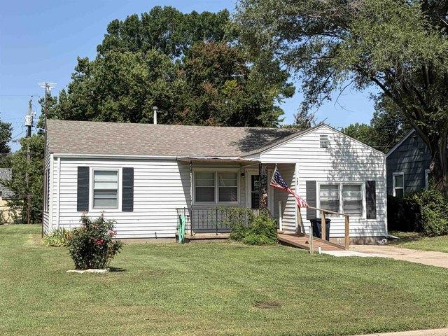 743 S Charron Dr, El Dorado, KS 67042