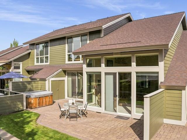 743 Sage Country Ct, Redmond, OR 97756