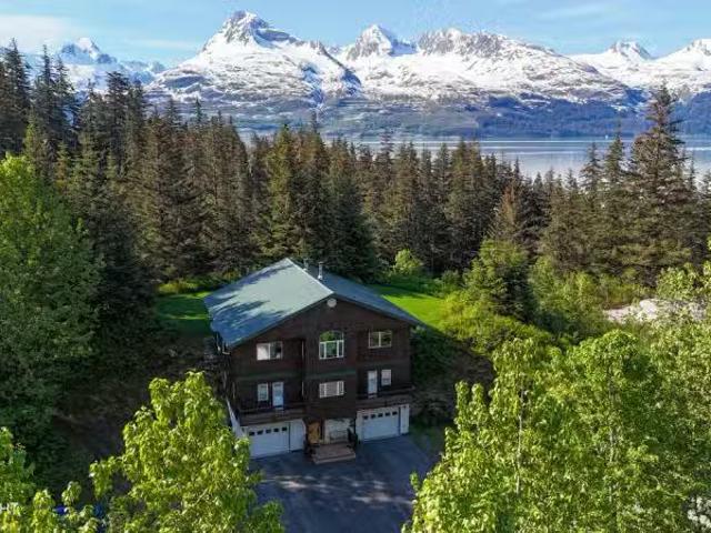 743 SALMONBERRY LN, VALDEZ, AK 99686 Single Family Residence F.