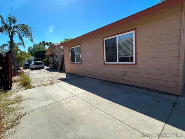 743 Park Pl