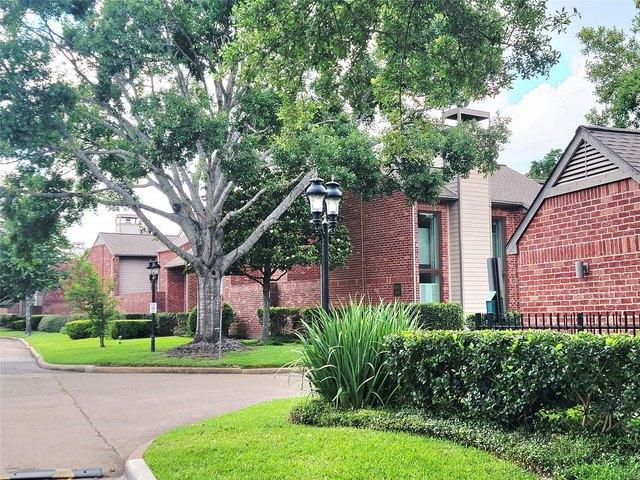 7447 Cambridge St Apt 30, Houston, TX 77054