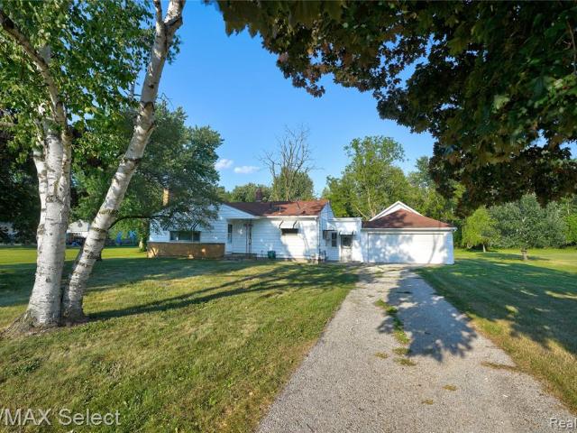 7449 Jennings Road