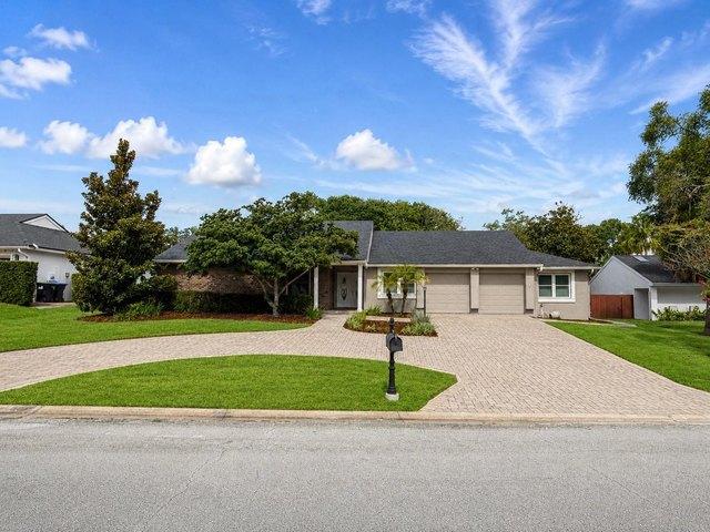 7449 Sparkling Lake Rd, Orlando, FL 32819