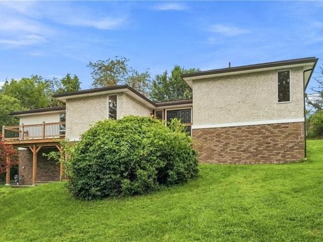 7440 Noblestown Rd, Oakdale, PA 15071