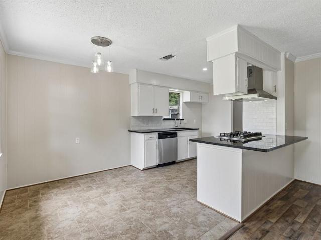 7440 Beckwood Dr, Fort Worth, TX 76112 | MLS #21284