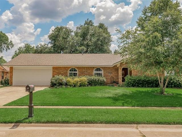 7440 Camelback Dr, Shreveport, LA 71105