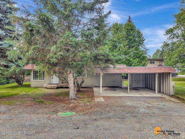 7440 Glade St, Anchorage, AK 99518