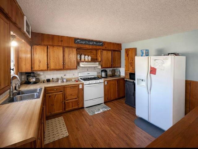 7440 Highway 17