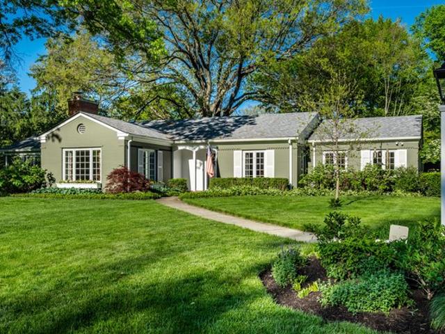 7440 Holliday Dr E, Indianapolis, IN 46260