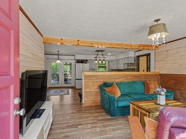 7440 Johnny Crow Rd