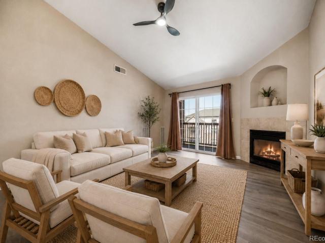 7440 S Blackhawk Street # 7 305