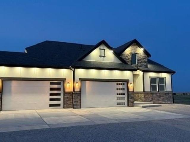 7440 Woodchest St, Strasburg, CO 80136
