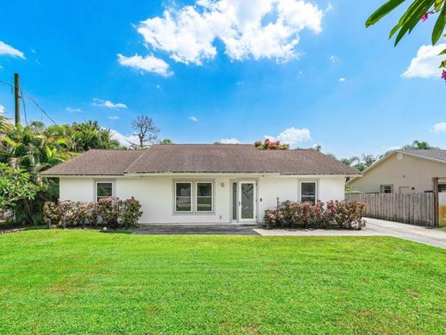 7442 Canal Dr, Lake Worth, FL 33467