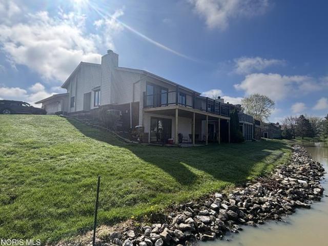 744 Deerwood Dr, Defiance, OH 43512