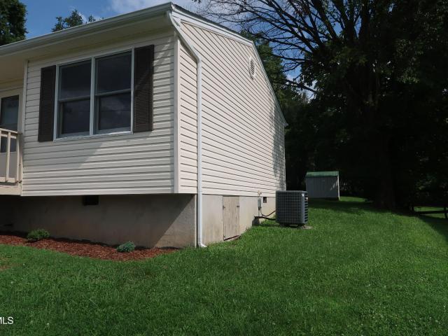 744 Oakwood Street