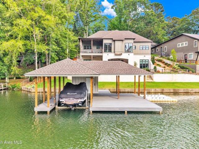 744 Lakeshore Dr, Jacksons Gap, AL 36861