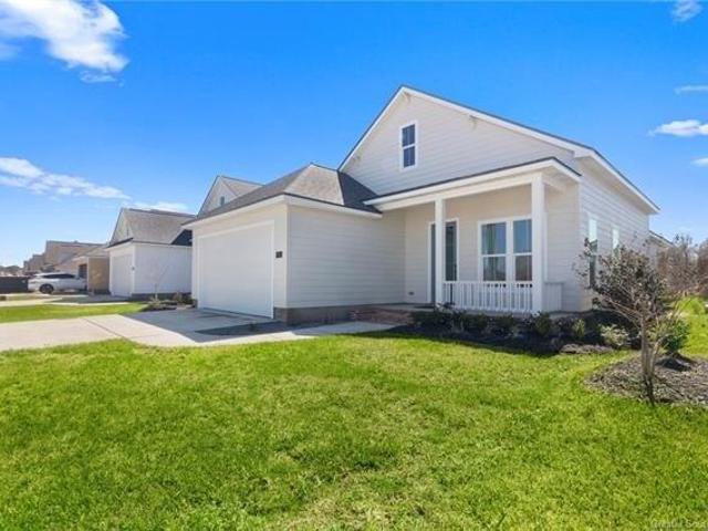744 Lakewood Pointe Drive, Lake Charles, LA 70605