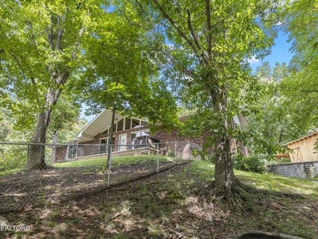 744 Lee Cir, Sevierville, TN 37862