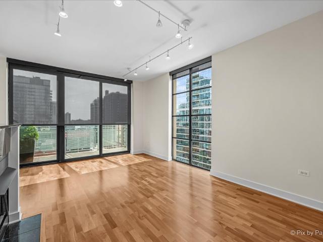 744 N Clark Street # 1004