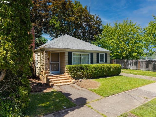 744 NW 17TH ST