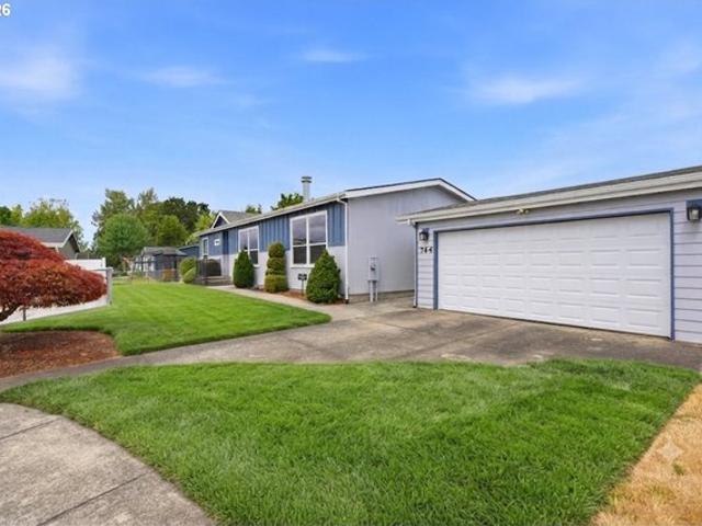 744 Saint James Pl, Molalla, OR 97038