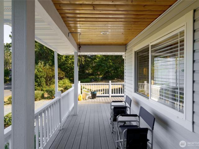 744 Shelter Bay Dr