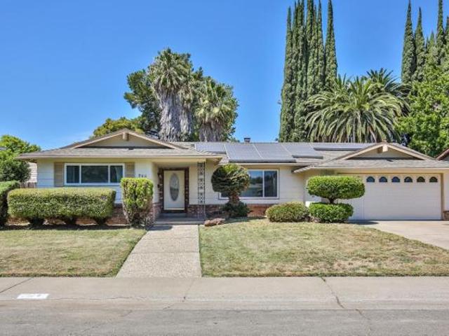 744 Rivercrest Dr, Sacramento, CA 95831