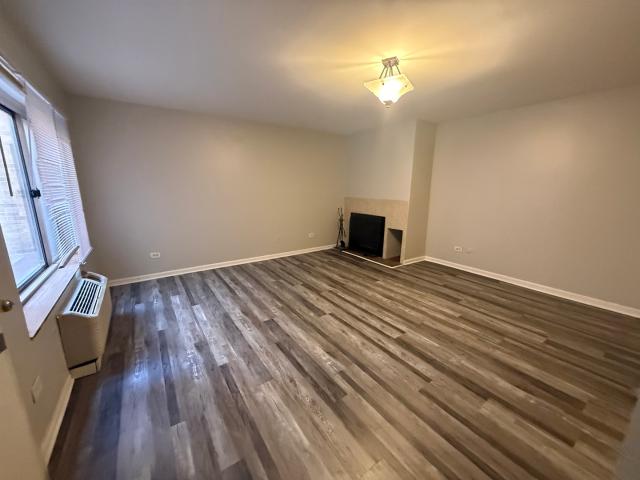 744 W Gordon Ter, Unit 106, Chicago, IL 60613 | MLS #12623 | Compass