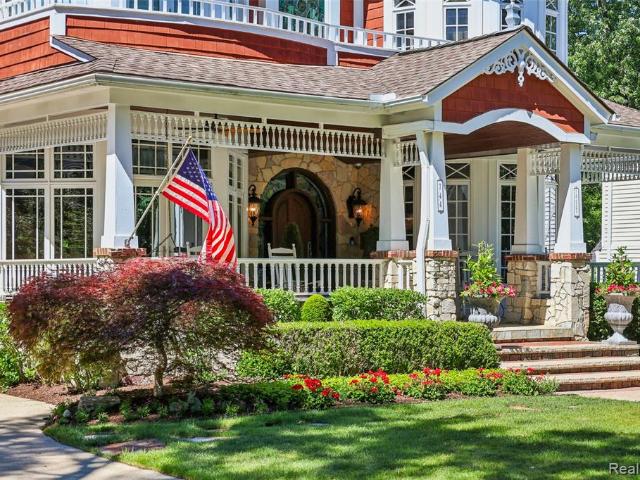 744 Thayer Boulevard